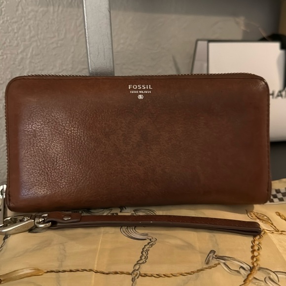 Fossil | Bags | Fossil Leather Zip Around Wallet | Poshmark